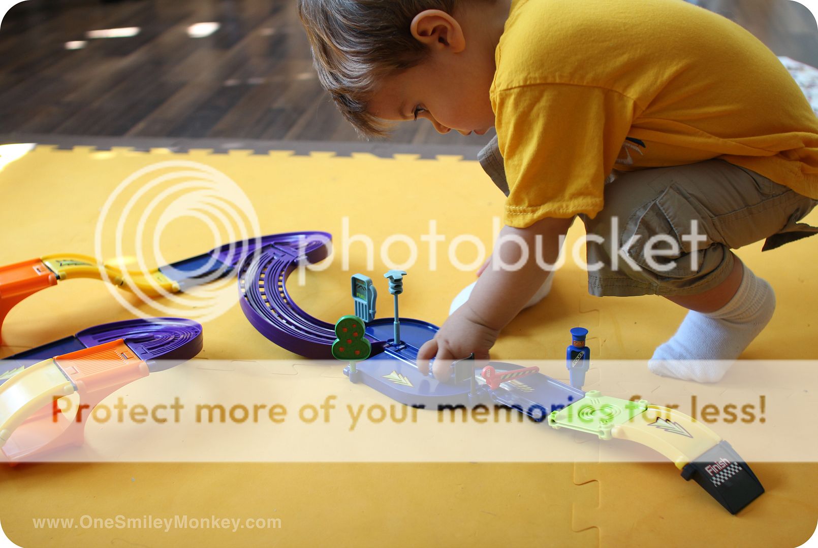 Modular Race Track Construction Kit Review {Giveaway}